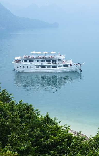 Best Halong Bay Luxury Cruise// The Au Co Cruise